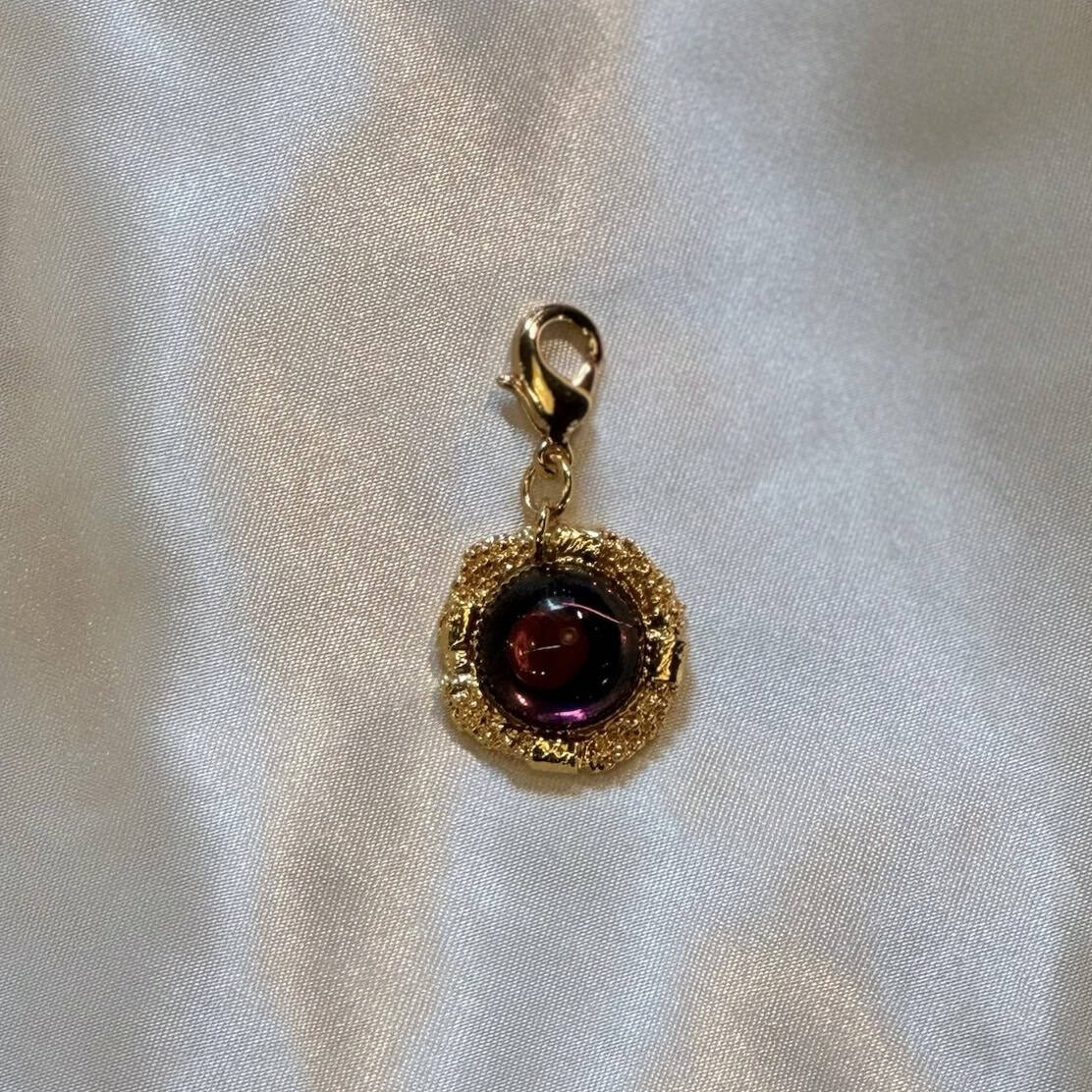 Charms Porte Bonheur Violet Caché - Cécile & Jeanne